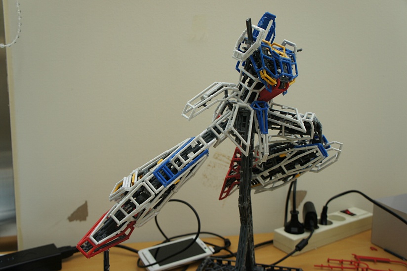 GUNDAM GUY: Zeta Gundam w/ Display Stand Made of Gunpla Runners ...