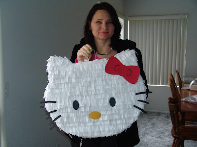 If johanna had a blog: Hello Kitty Pinata