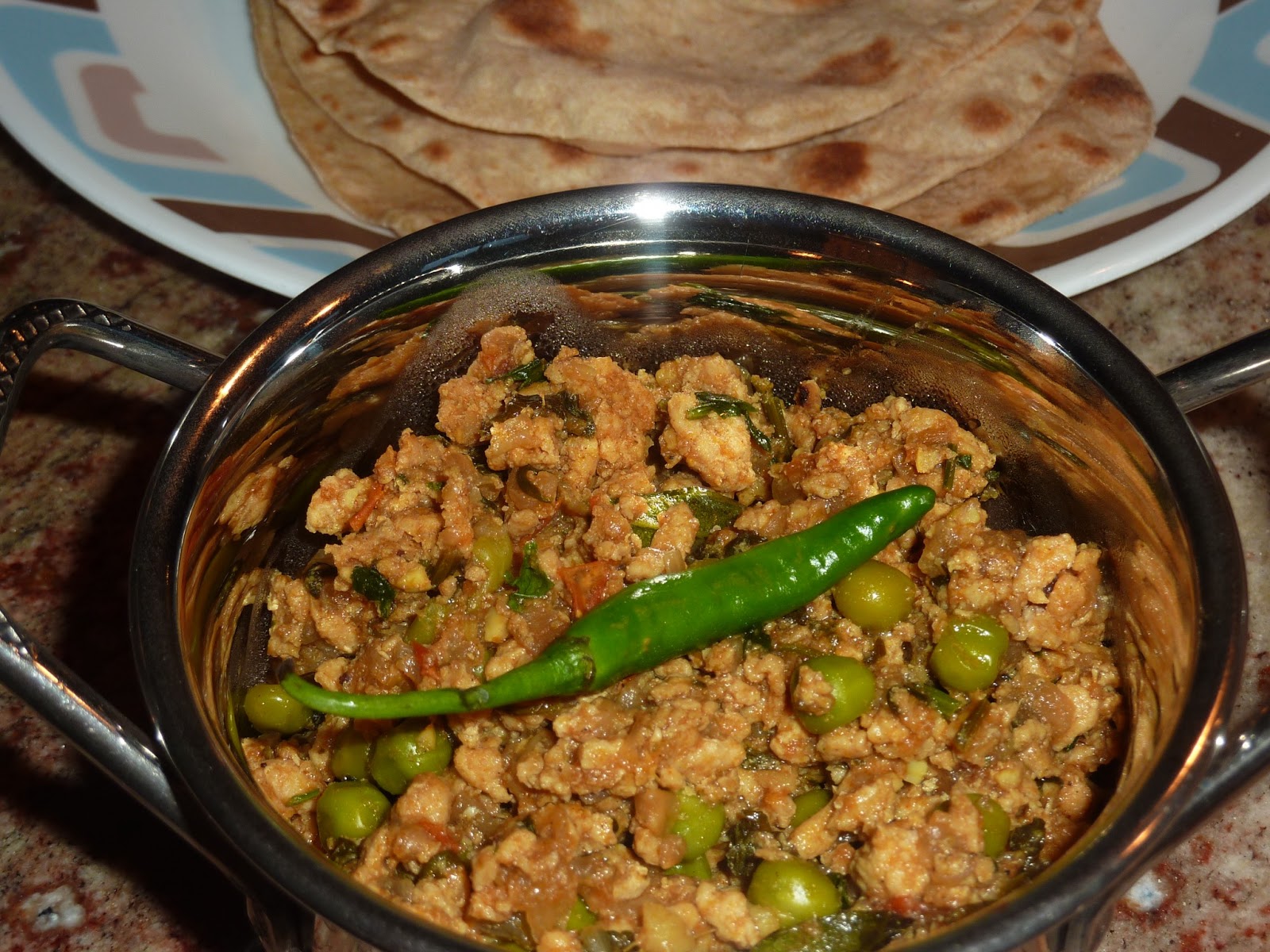 Aaha Oho: Chicken Keema Matar