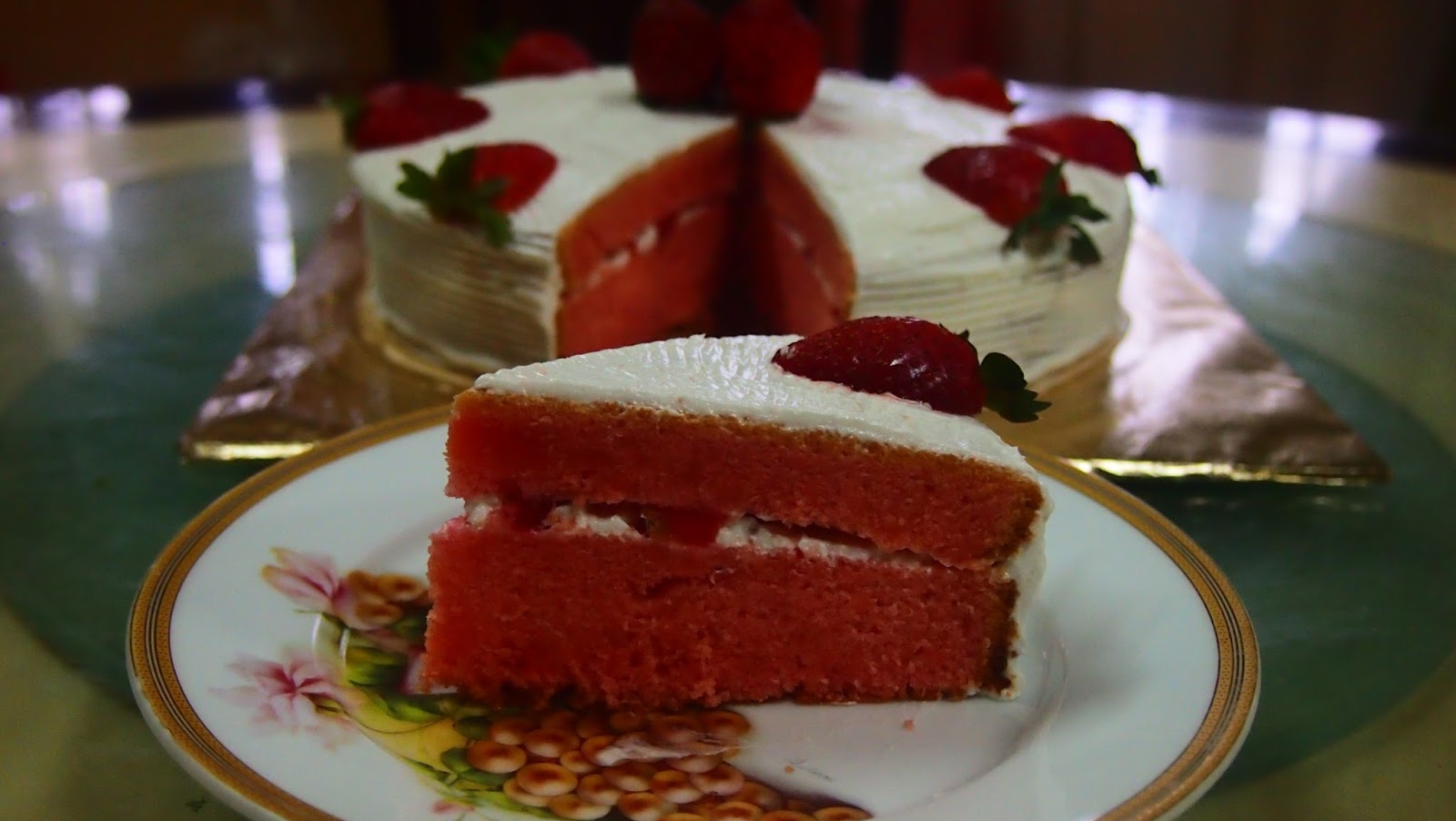 MamaMia Kitchen: KEK STRAWBERRY SIMPLE