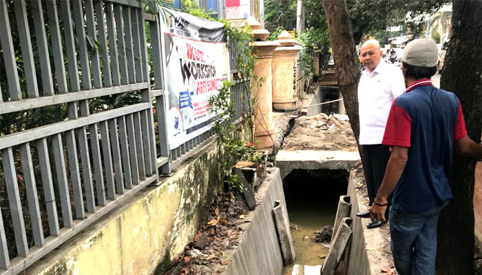 Wali Kota Marah Lihat Riol Teronggok di Dalam Drainase | INILAHMEDAN.COM