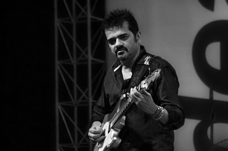 Shankar-Ehsaan-Loy performed at Idea Rocks India in Bangalore