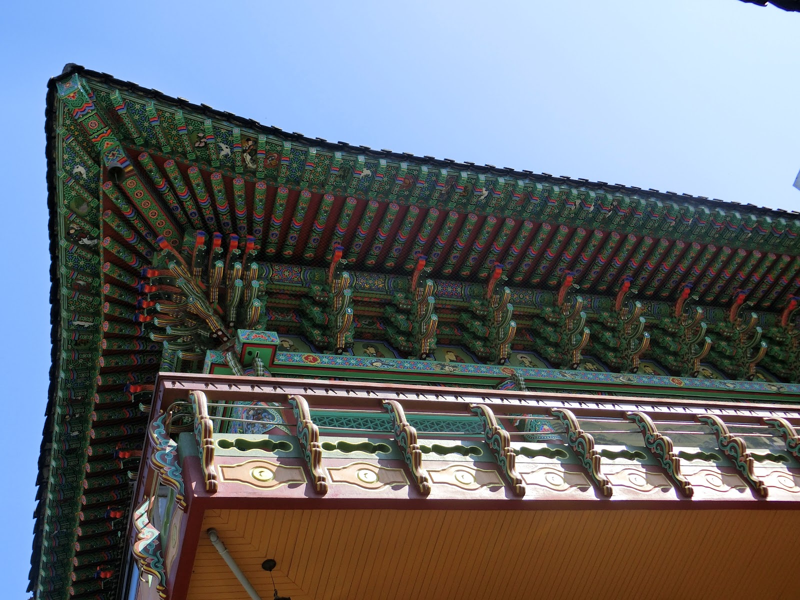Nau speak: Korea: Mahabodhi Temple in Jogno District en route to Gwangjang