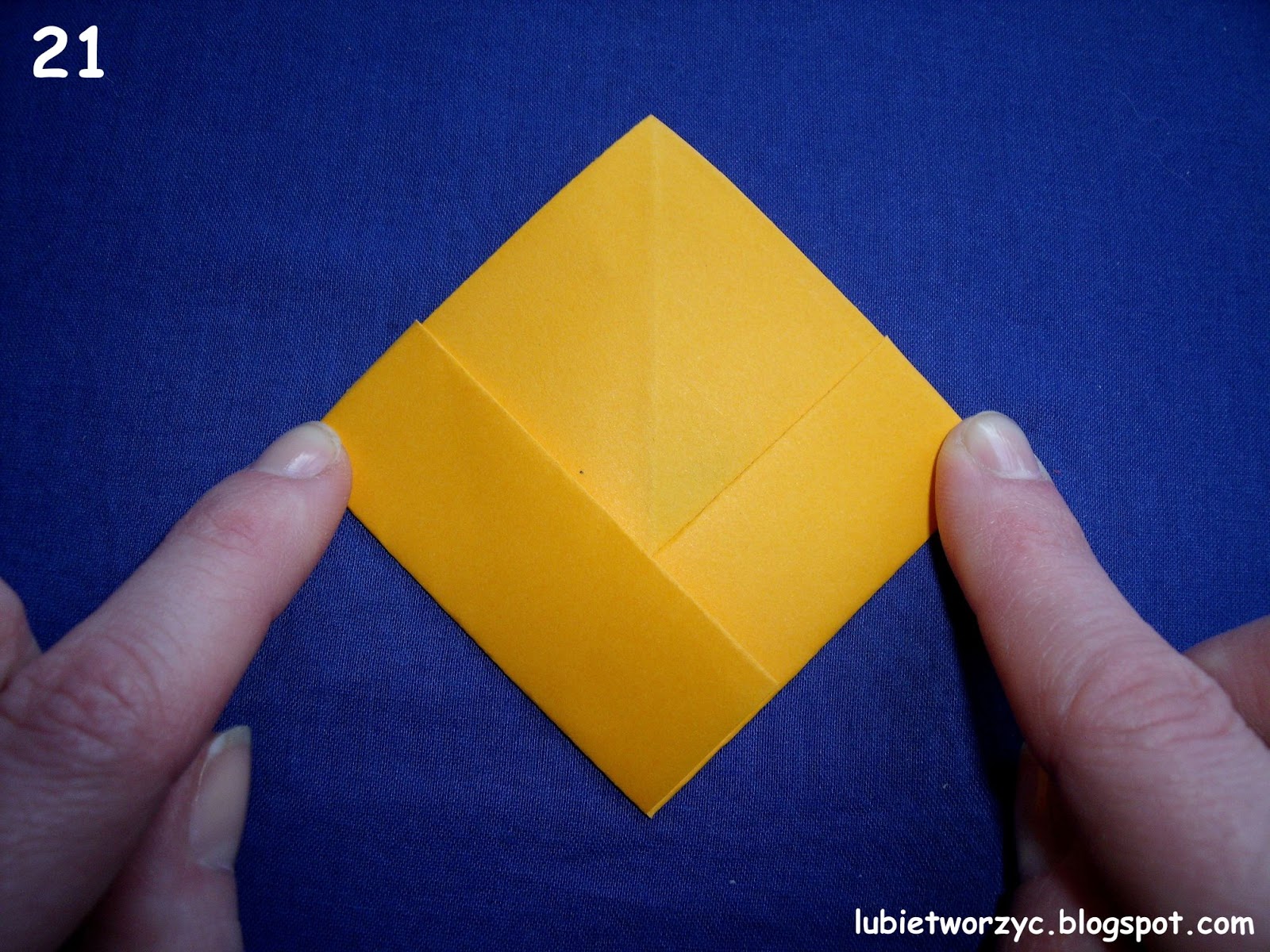 Papierowa łódka origami