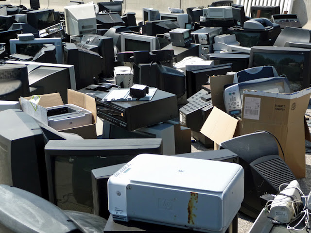 Daily Camera: Electronic Cemetery - Where old computers come to die