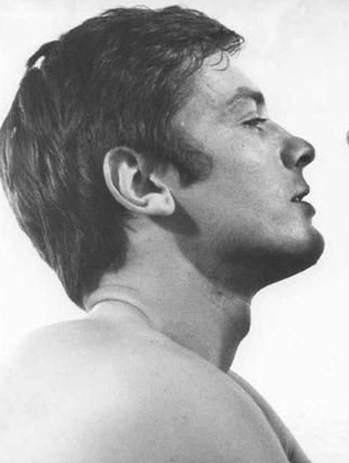 ALAIN DELON: PERFIL PERFECTO. PROFIL PARFAIT