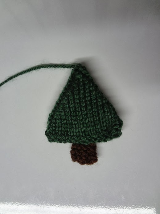 ...Super Simple Christmas Tree Ornament...FREE PATTERN... |Affectioknit