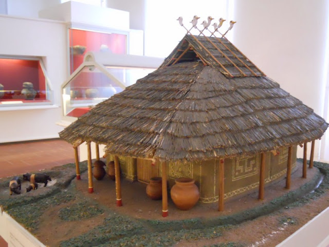 Adrian Martel: La Cultura Villanoviana y sus costumbres funerarias.