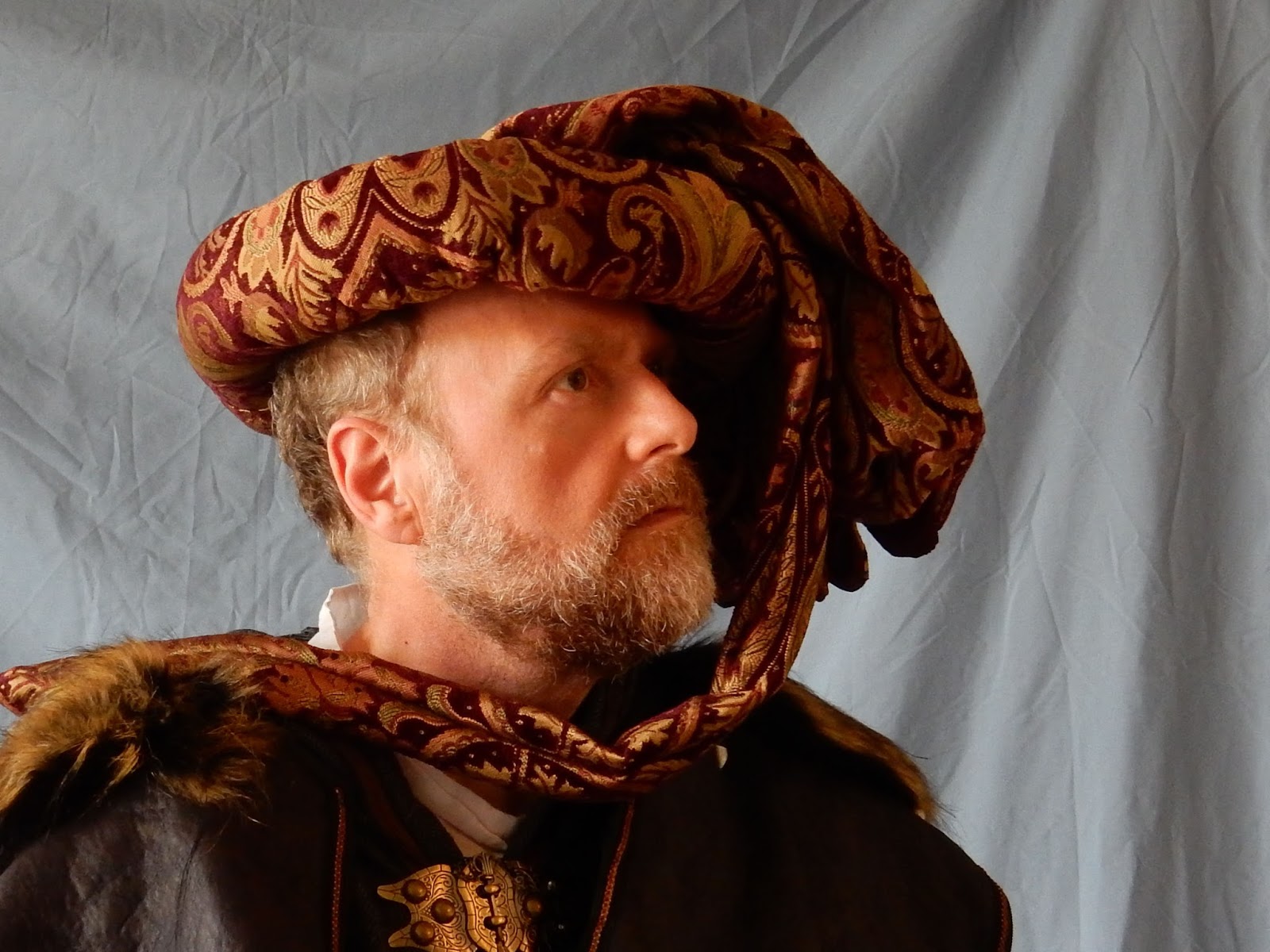 Richard in a Hat: Chaperon