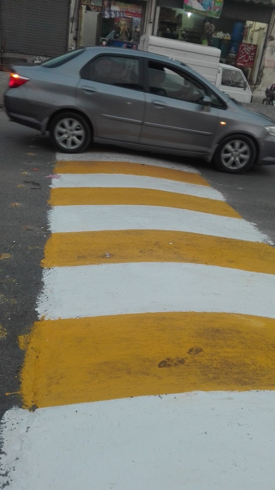 Speed Humps Reflective Paint for Punjab Highway M&R Department - HIGH SIGN