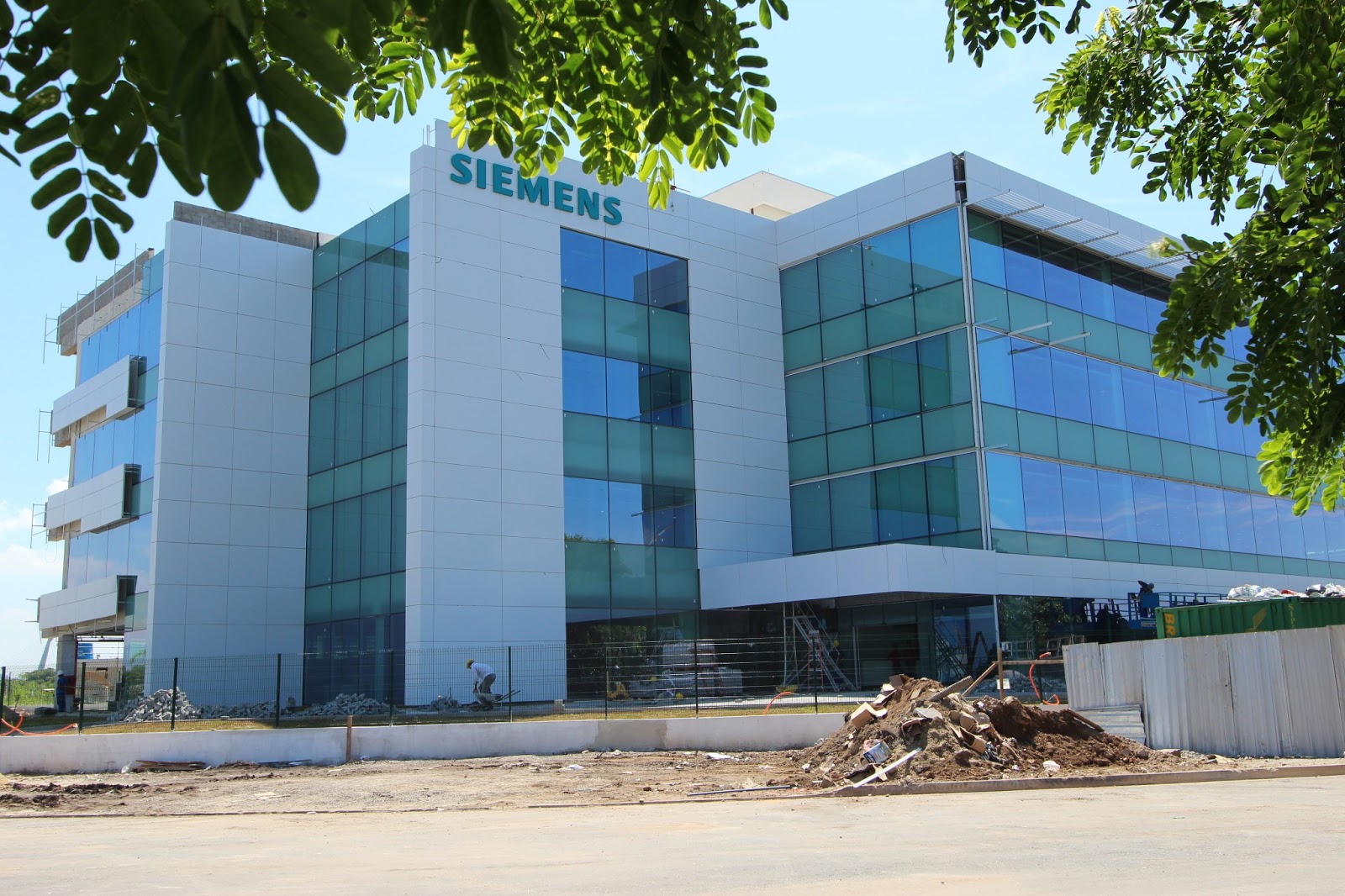 Fotos da obra do Centro de P&D Siemens Rio. | Eficiência Energética e ...