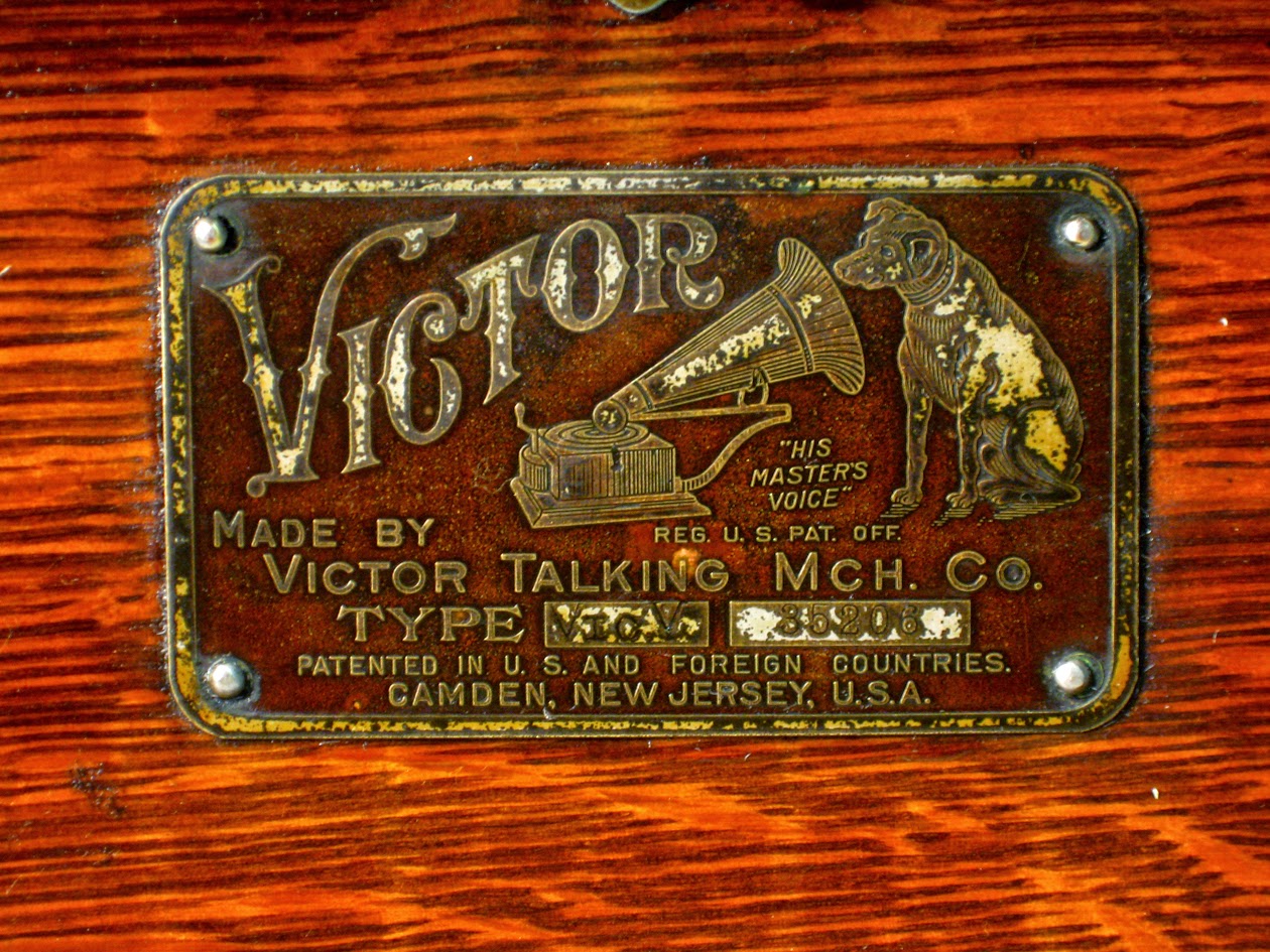 Phonautographist : Victor V (5) Phonograph with Spear Tip Horn, Triple ...