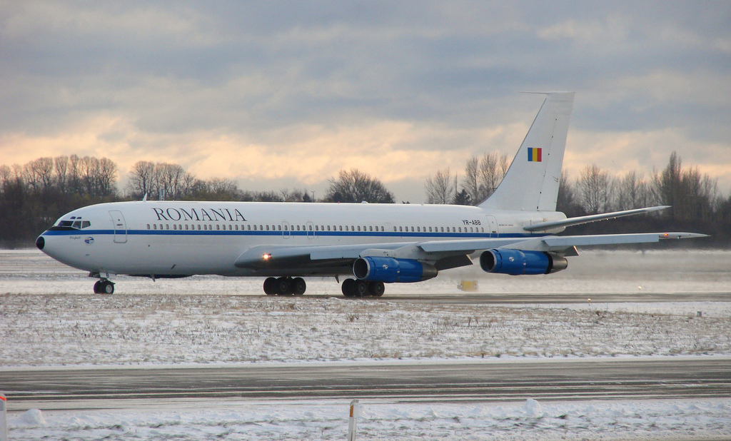 KUALA SKYLAB: ROMANIA AIRLINES PHOTO. BOEING 707.