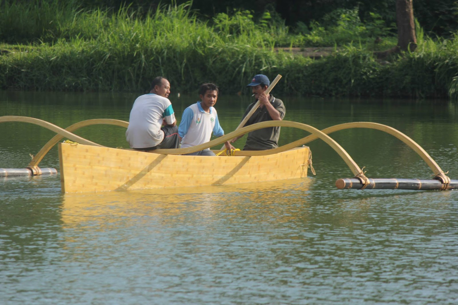 BAMBOO BOAT AN ALTERNATIVE SUSTAINABLE SOLUTION - BAMBOOS DESIGN