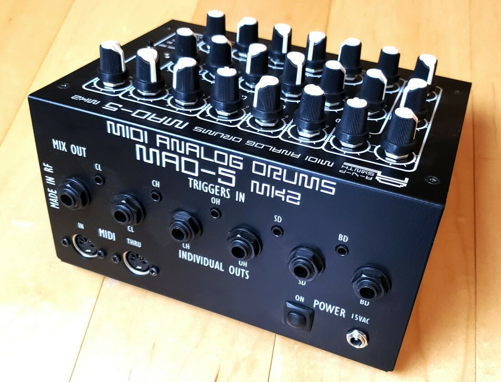 MATRIXSYNTH: AVP Synth MAD5 Mk2 MIDI Analogue Drum Synthesiser