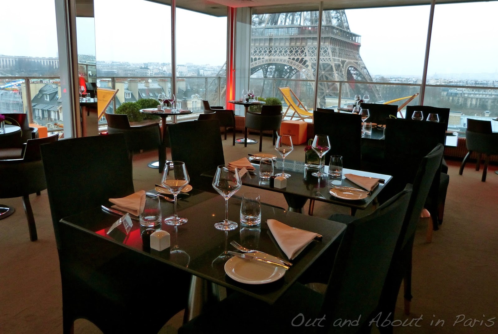 The hottest new pop-up bar in Paris with a stunning view of the Eiffel ...