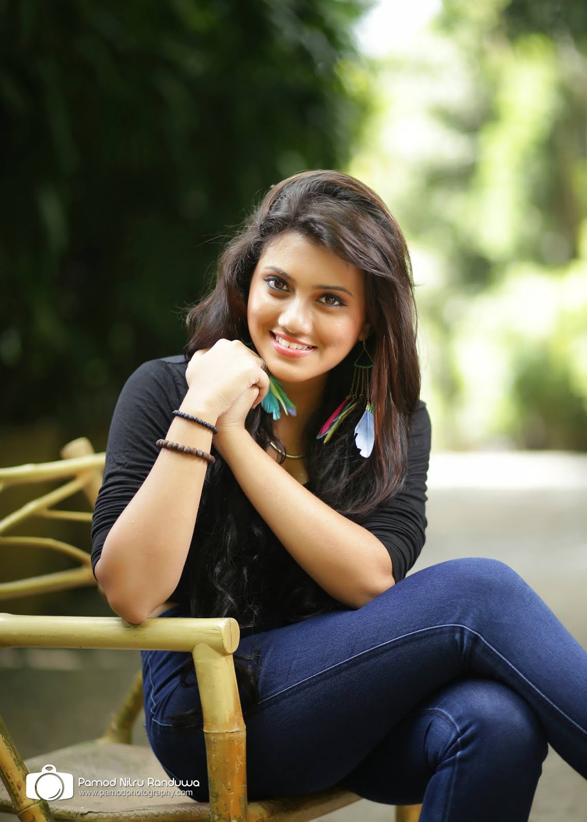 Sri Lankan Hot Girls: Shanudrie Priyasad Hot and Sexy New Photo Shoot