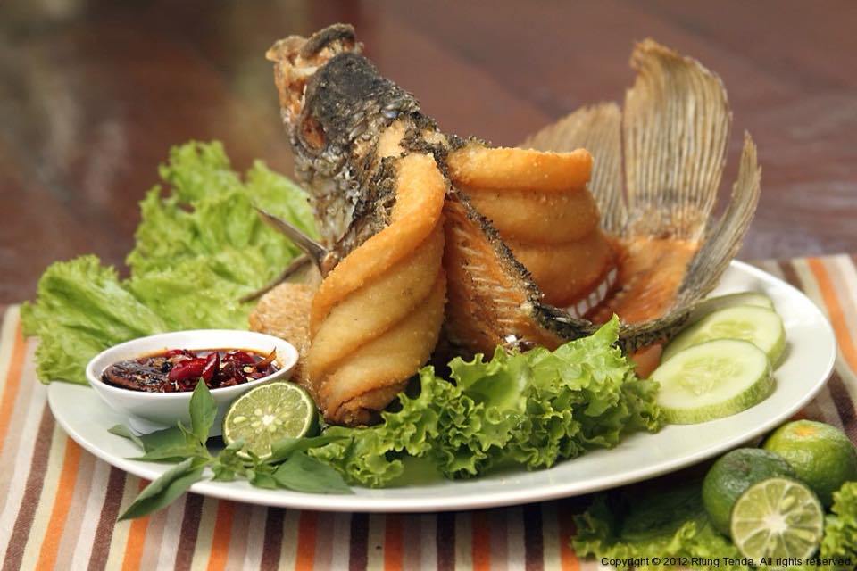 Ikan Gurame Goreng - Perumperindo.co.id