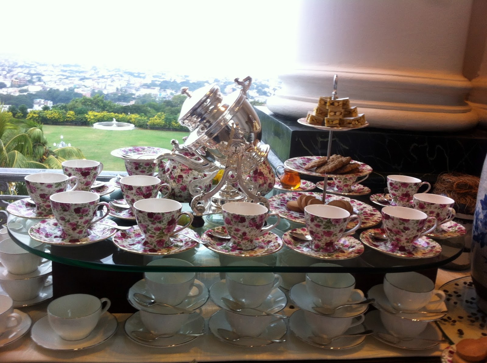 Aspects of Life with a Little Spice: Royal High Tea at Taj Falaknuma Palace