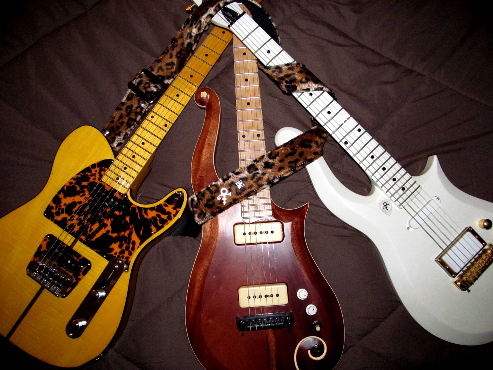 Cloud Guitar Central: Leopard Guitar Strap!