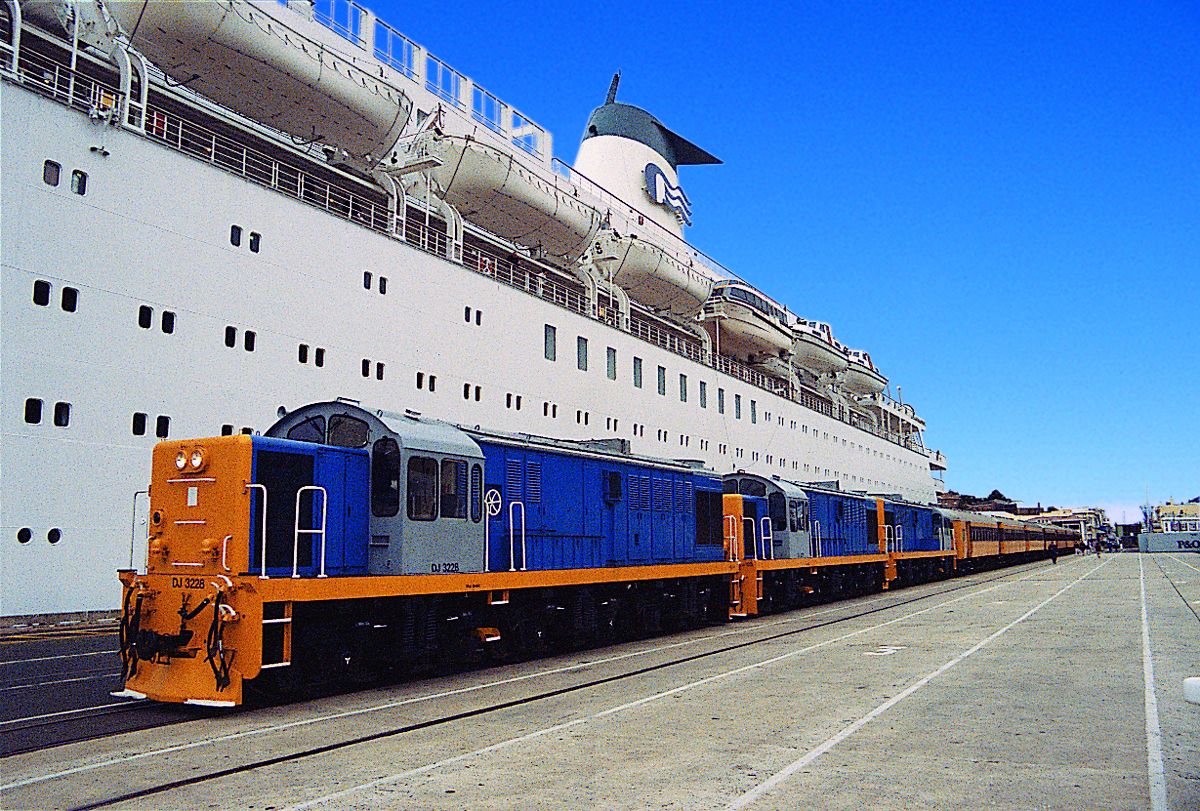 transpress nz: off the cruise ship and onto the train