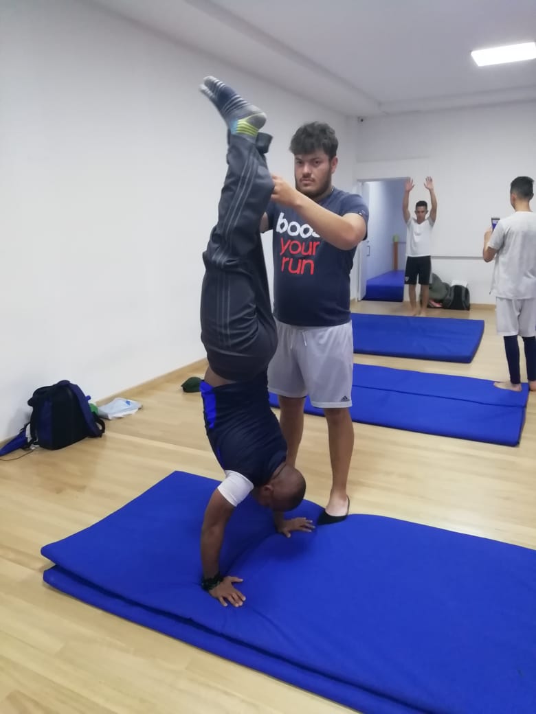 introducción a la gimnasia : Gesto técnico Invertida con apoyo de manos ...