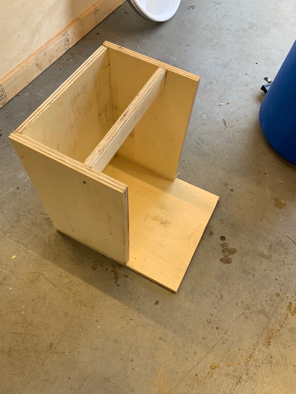 Rodent Proof Air tight Livestock Chicken Pet Feed Storage Bin and Dispenser