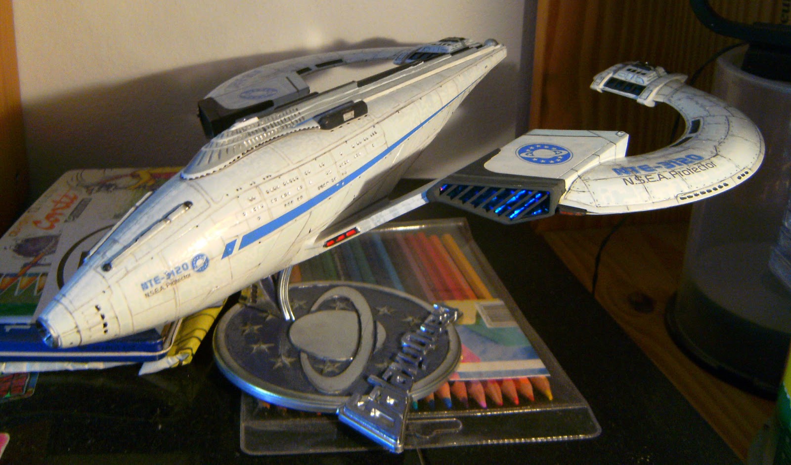 Happyscale-Modellbau: N.S.E.A. Protector (Galaxy Quest) - Pegasus Model ...