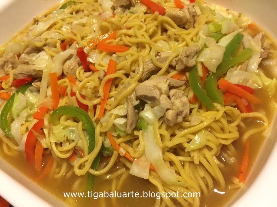 Casa Baluarte Filipino Recipes: Pancit Sinabaw Recipe