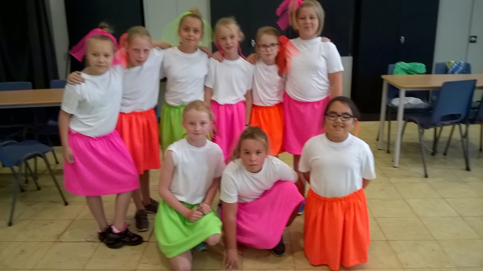 juf hilde en juf nadine: Fun in het zwembad en een leuke fancy!!