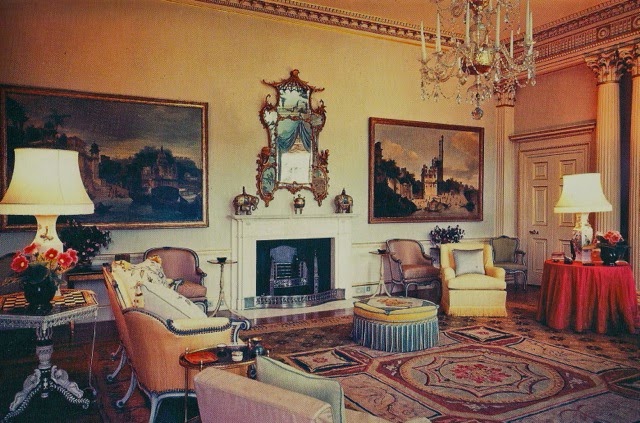 The Devoted Classicist: Notable Homes: The Viscountess and Viscount ...