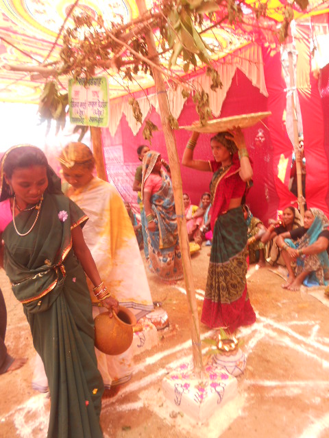 GONDMAHASABHA: GOND SAMAJ ME SAMUHIK SAMAJIK VIVAH