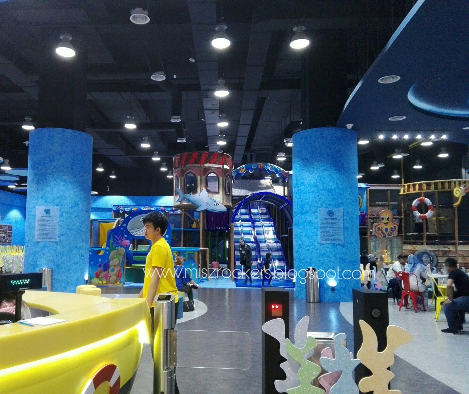 MELAWATI MALL, SHOPPING MALL BARU, SEMUA ADA | Ceritera Si Gadis Biru