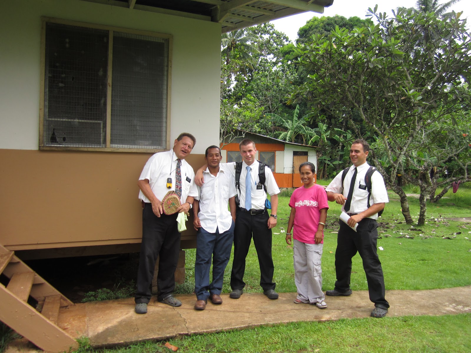 Tiffany's Micronesia Island Adventures : A day on Tonoas