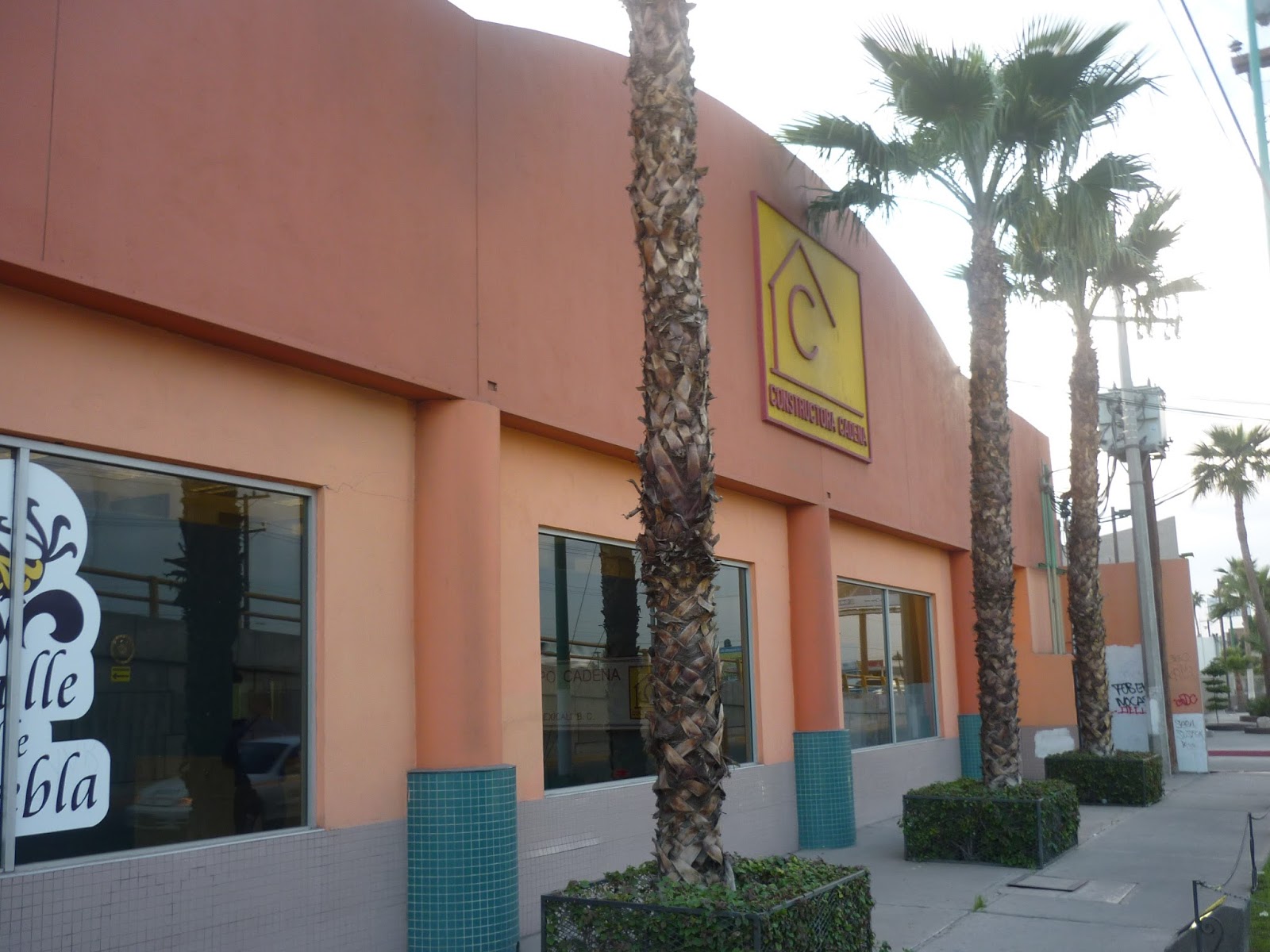 Remodelación del Centro comercial Caliente Constructora Cadena ...