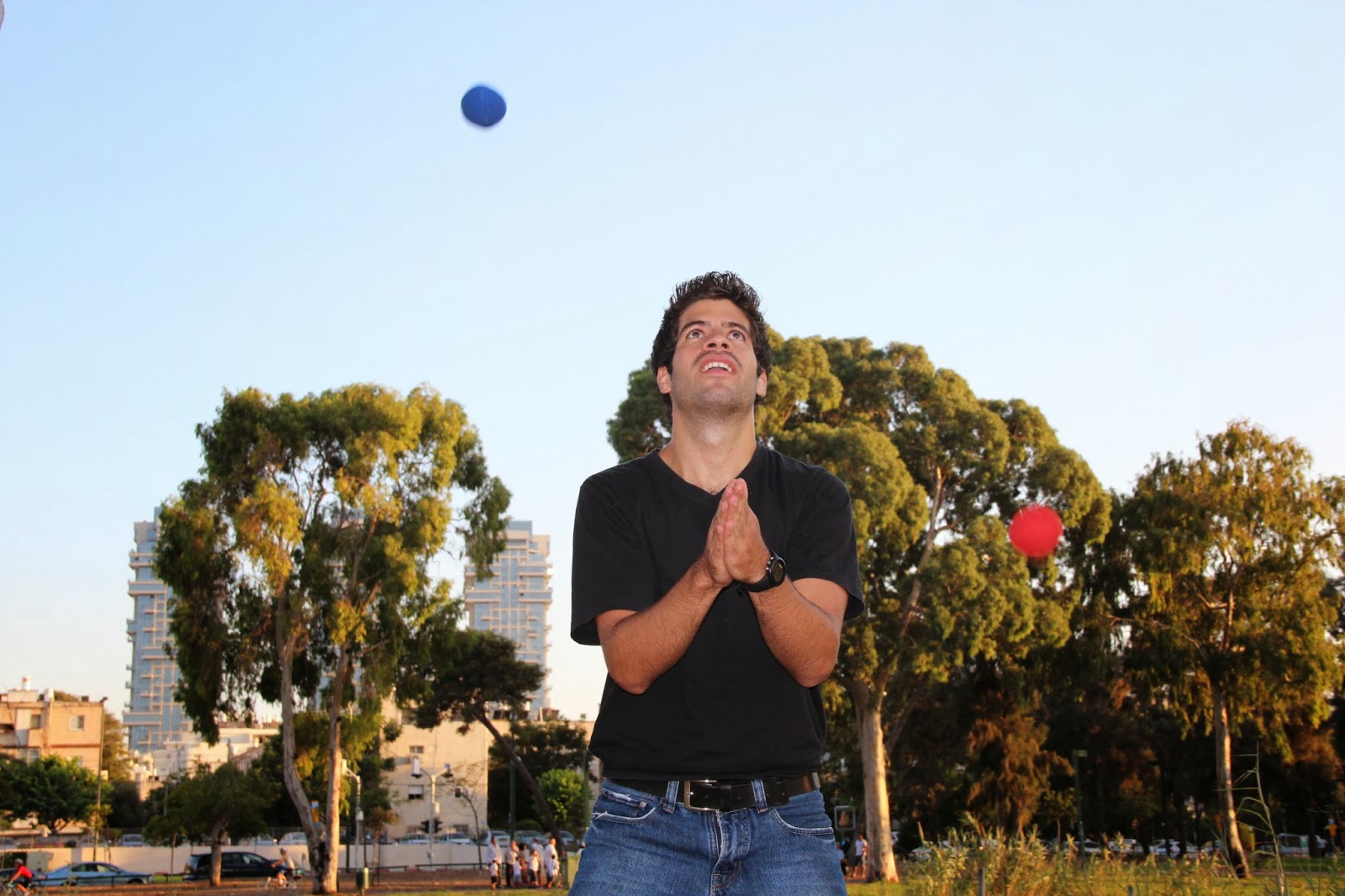 Learning how to juggle: how to juggle with Three balls?