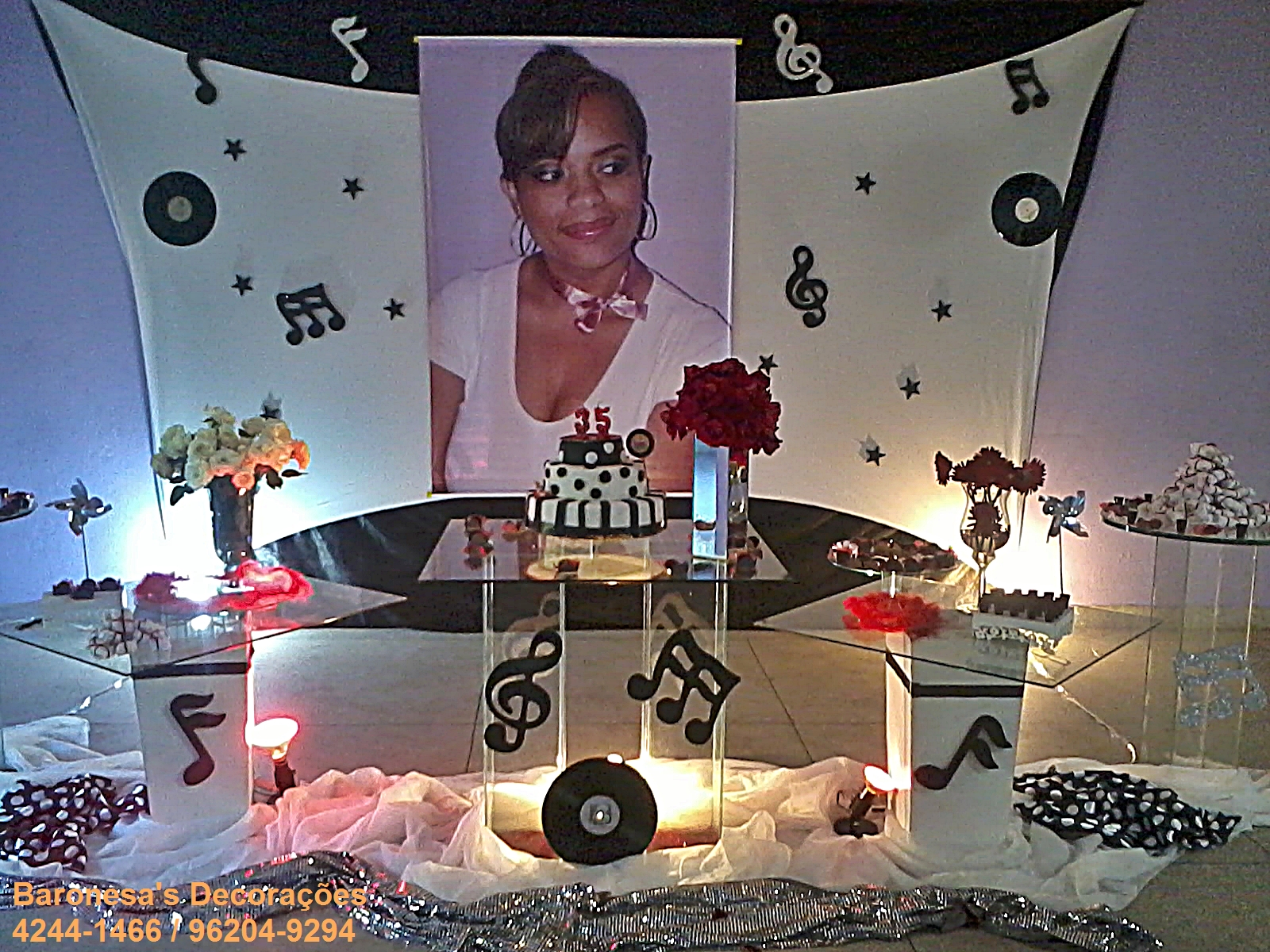 Baronesa's decorações de festas: Aniversário com Tema "Anos 60"