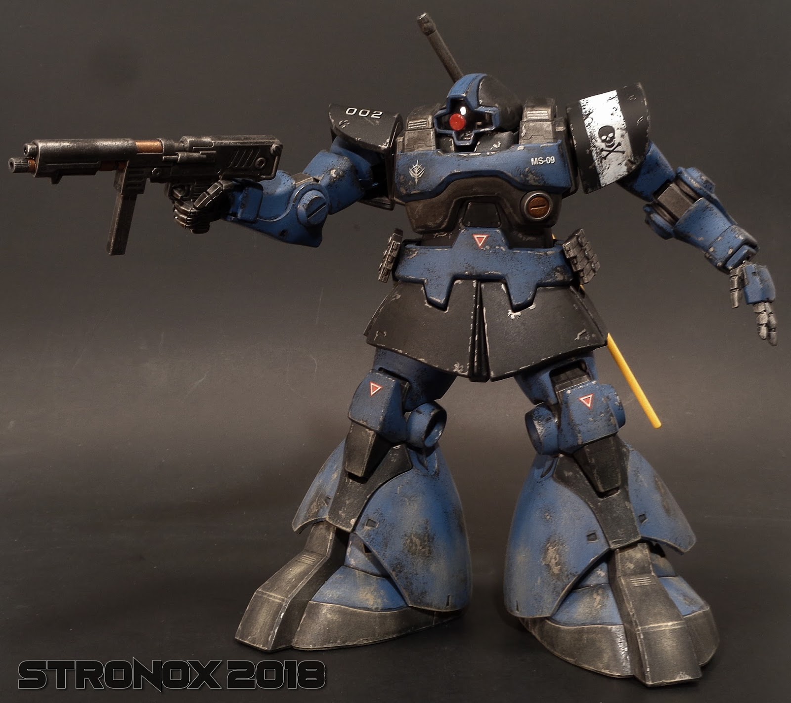 Stronox Custom Figures: MG GunPla: MS-09 DOM