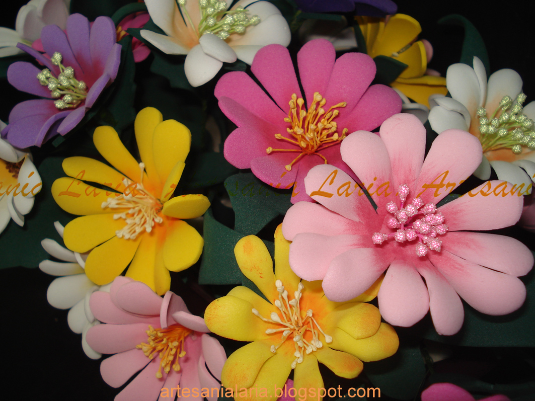 Artesania Laria: flores de goma eva