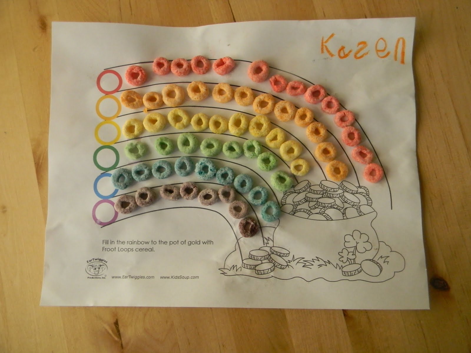 Simply Crafty: Fruit Loop Rainbows