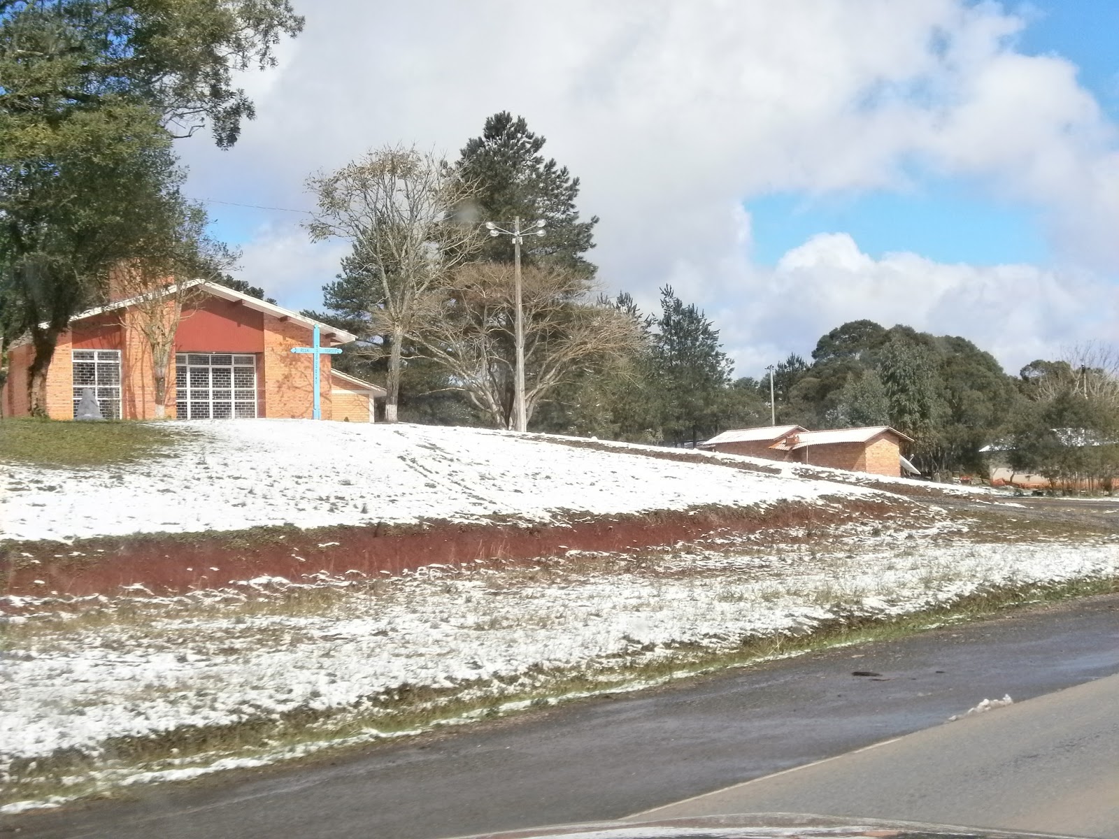 Viagens da Família Silva: Curitiba e Neve em Três Barras-SC
