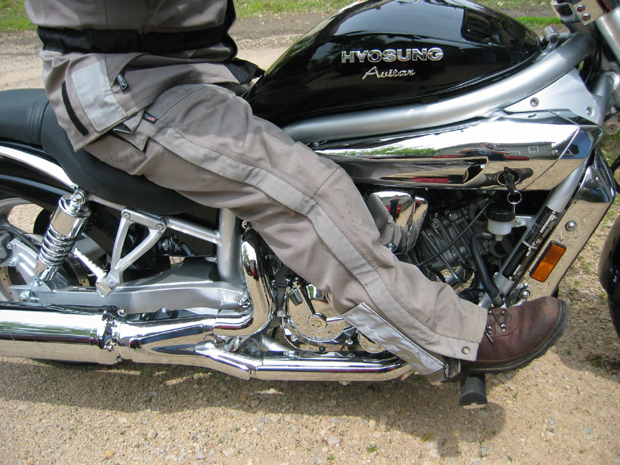 Geezer with a Grudge: Motorcycle Review: Hyosung GV650/Avitar