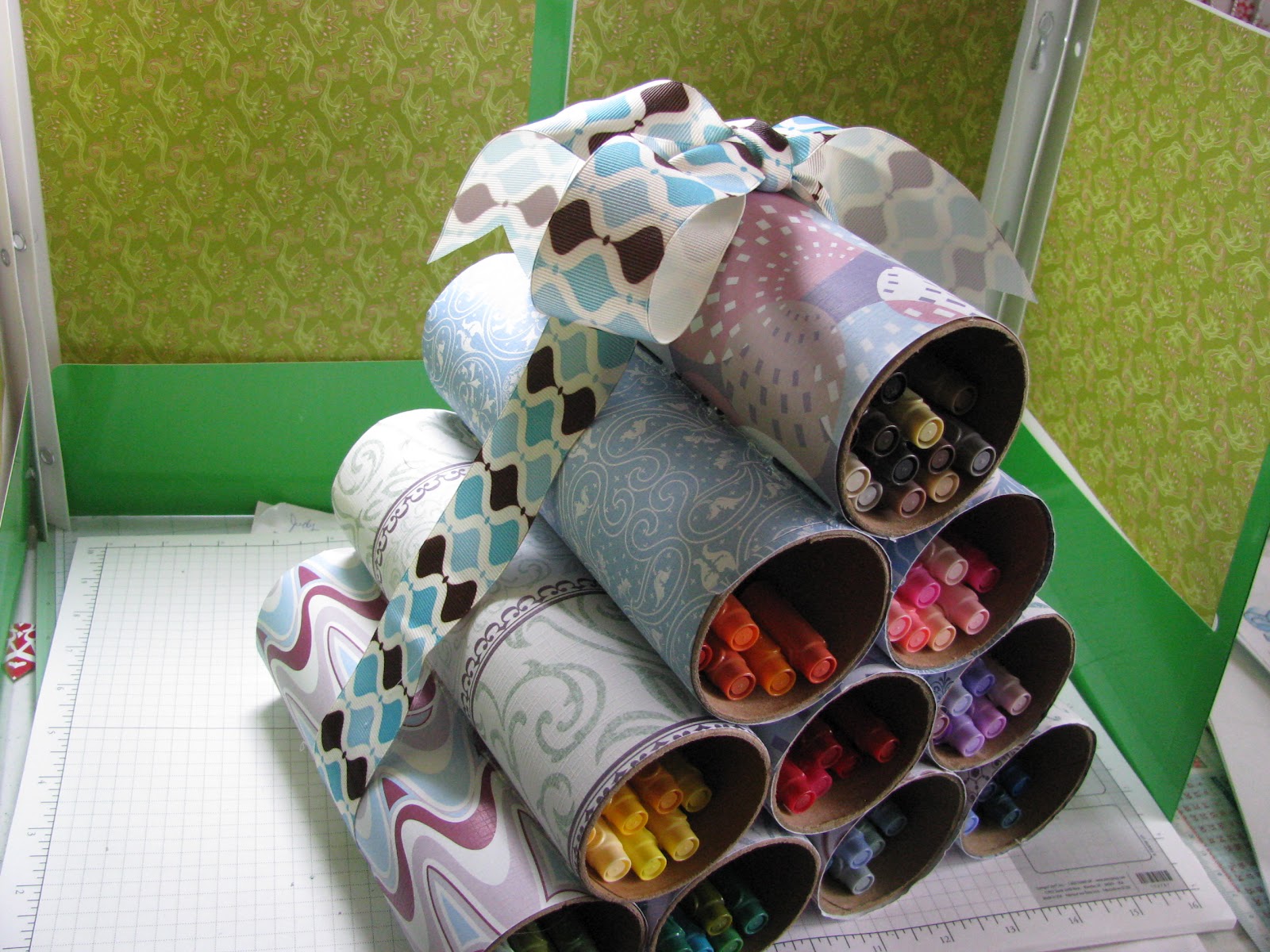 Scrap-a-doodle Stamping: Pyramid Pen/Marker Holder