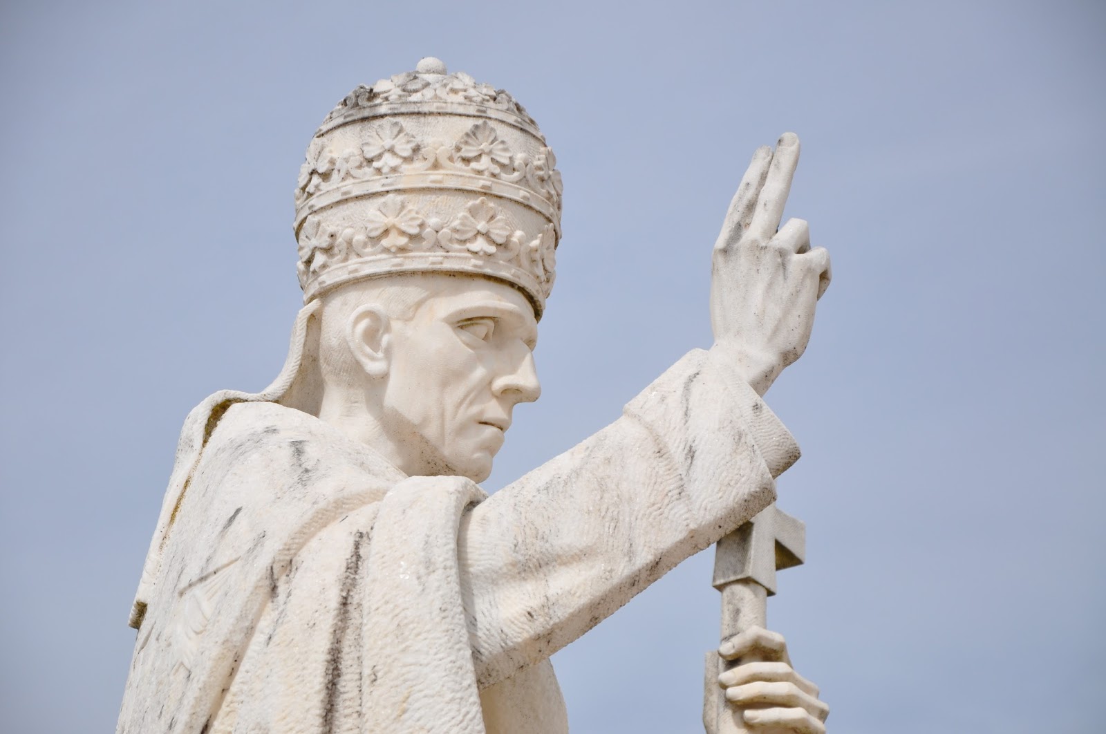 Orbis Catholicus Secundus: Venerable Pius XII Statue at Fatima in Portugal