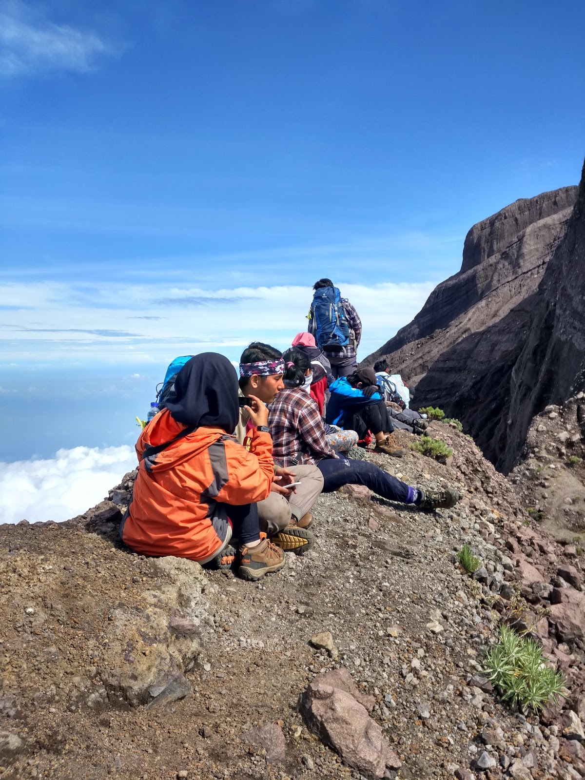Pendakian Gunung Raung via Kalibaru - VOLCANOTE INDONESIA