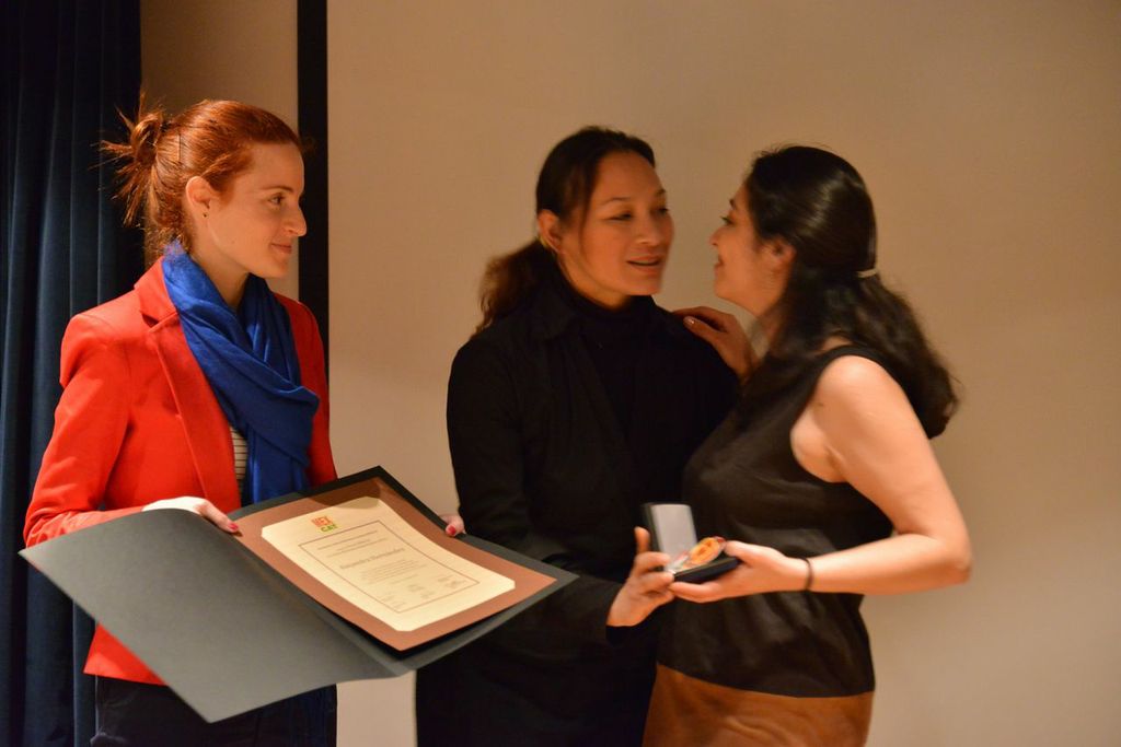 Noticias: Alejandra Hernández, Premio MEXCAT 2013 a la Mujer Mexicana ...