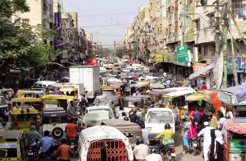 My Pakistan: FOOD STREETS OF KARACHI: HUSSAINABAD AND AYESHA MANZIL