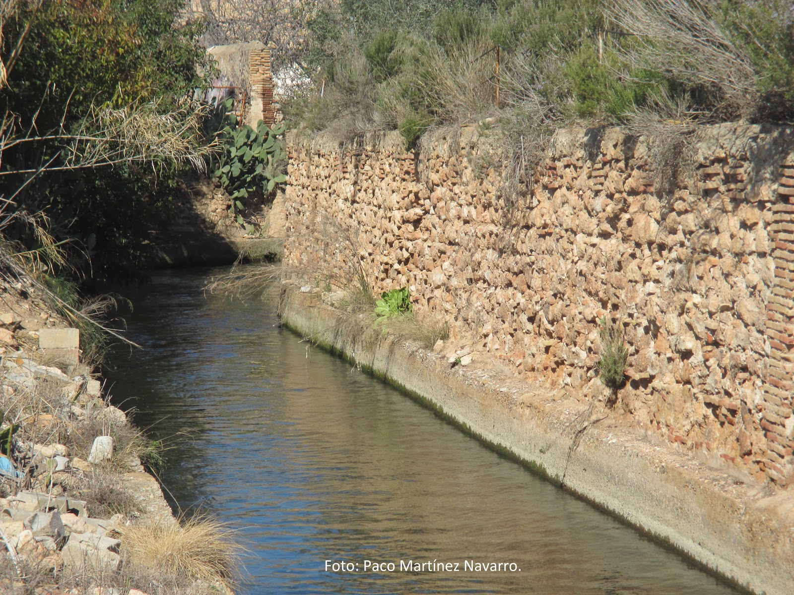 Apuntes de Paterna: Muros y contrafuertes en la Acequia de Moncada II.