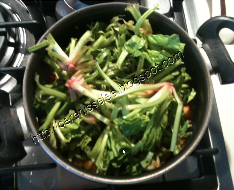 Hér Kitchén: SOUR AND HOT SPINACH ROOTS WITH GREEN LENTIL AND CHICKPEAS