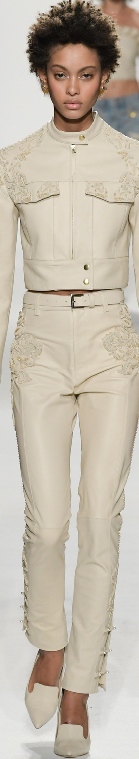 LOOKandLOVEwithLOLO: Fall/Winter 2017 RTW featuring Highlights from ...